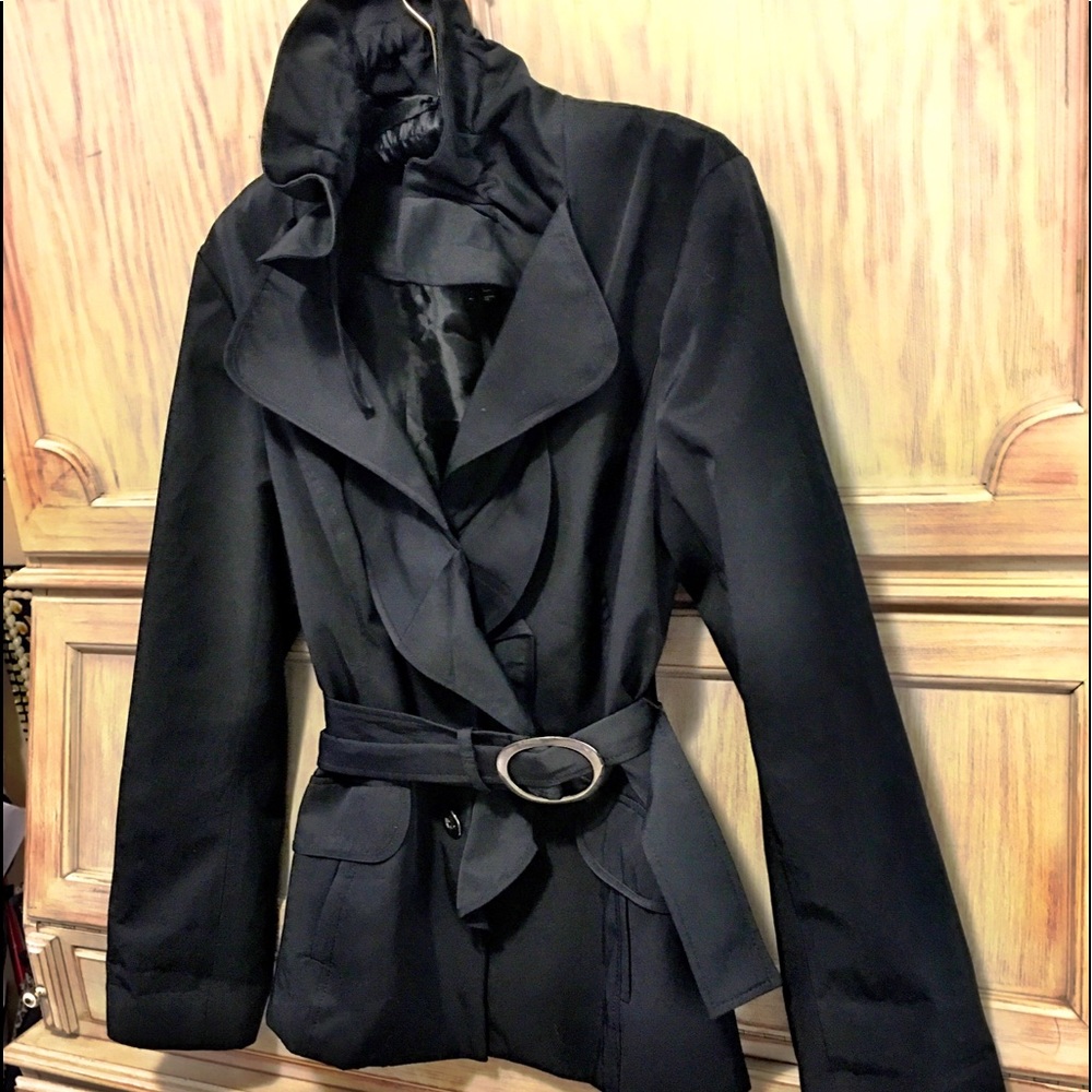 Fine Quality White House Jacket - Gem